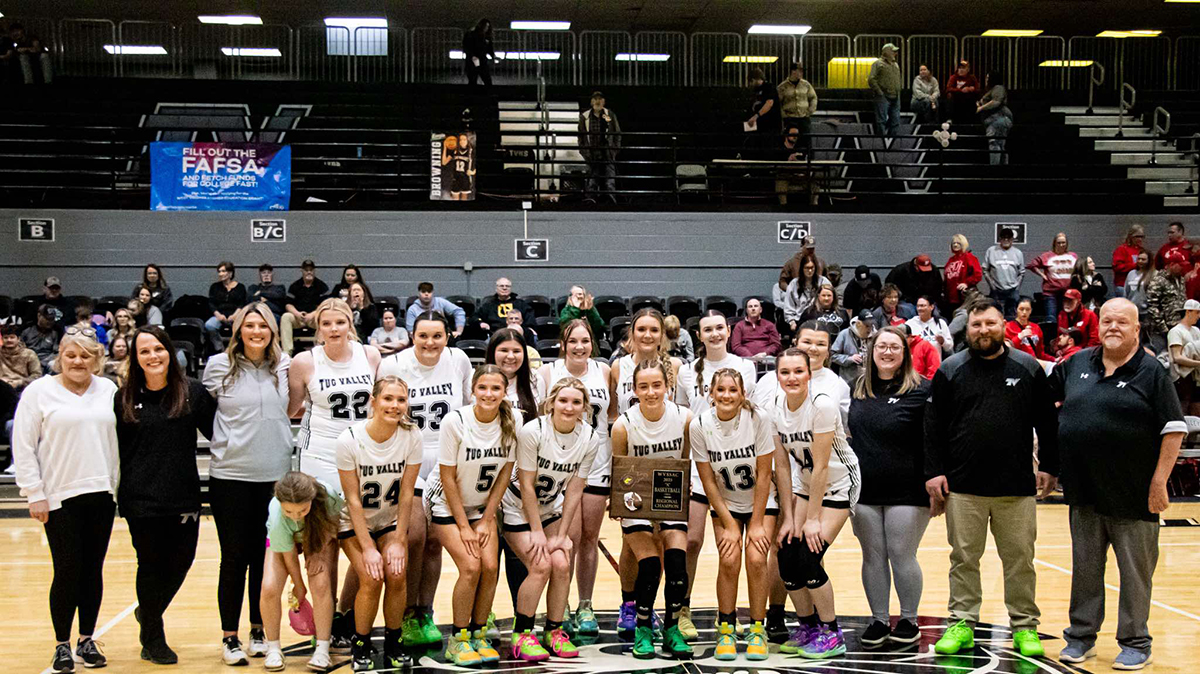 Lady Panthers punch ticket to state tournament - The Mountain Citizen