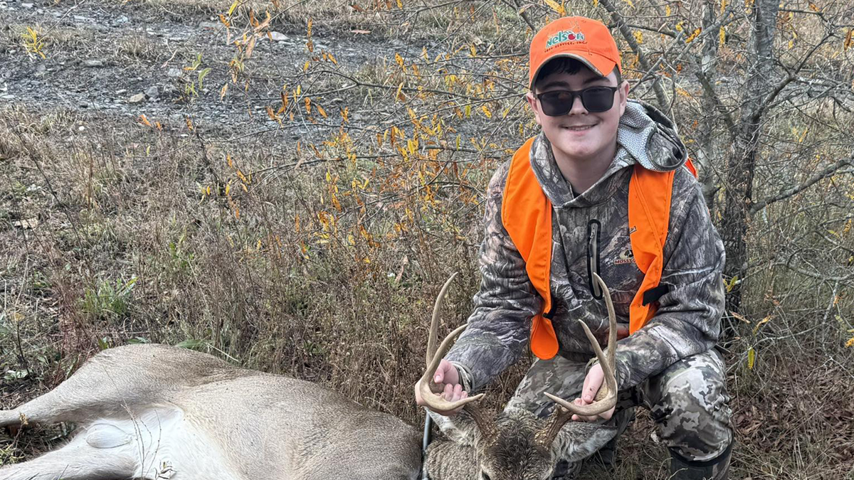 Osendott takes 8-point buck in Martin County - The Mountain Citizen