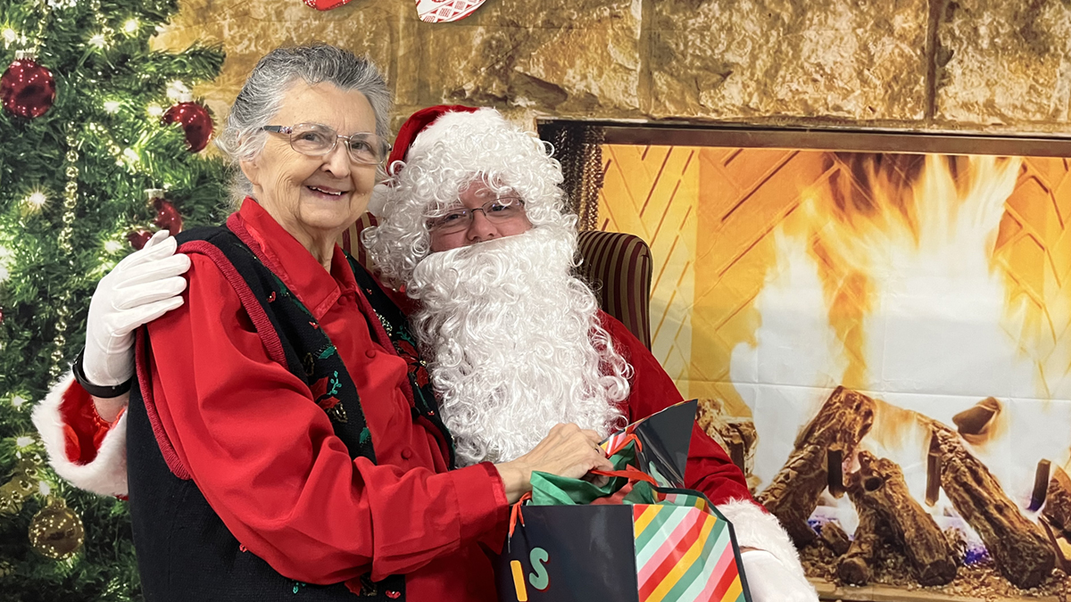 Santa checks nice list at Martin County Health Care Facility - The ...