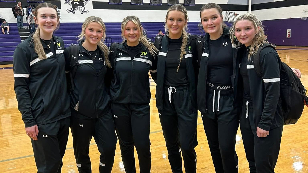 Lady Panthers split pair of games - The Mountain Citizen