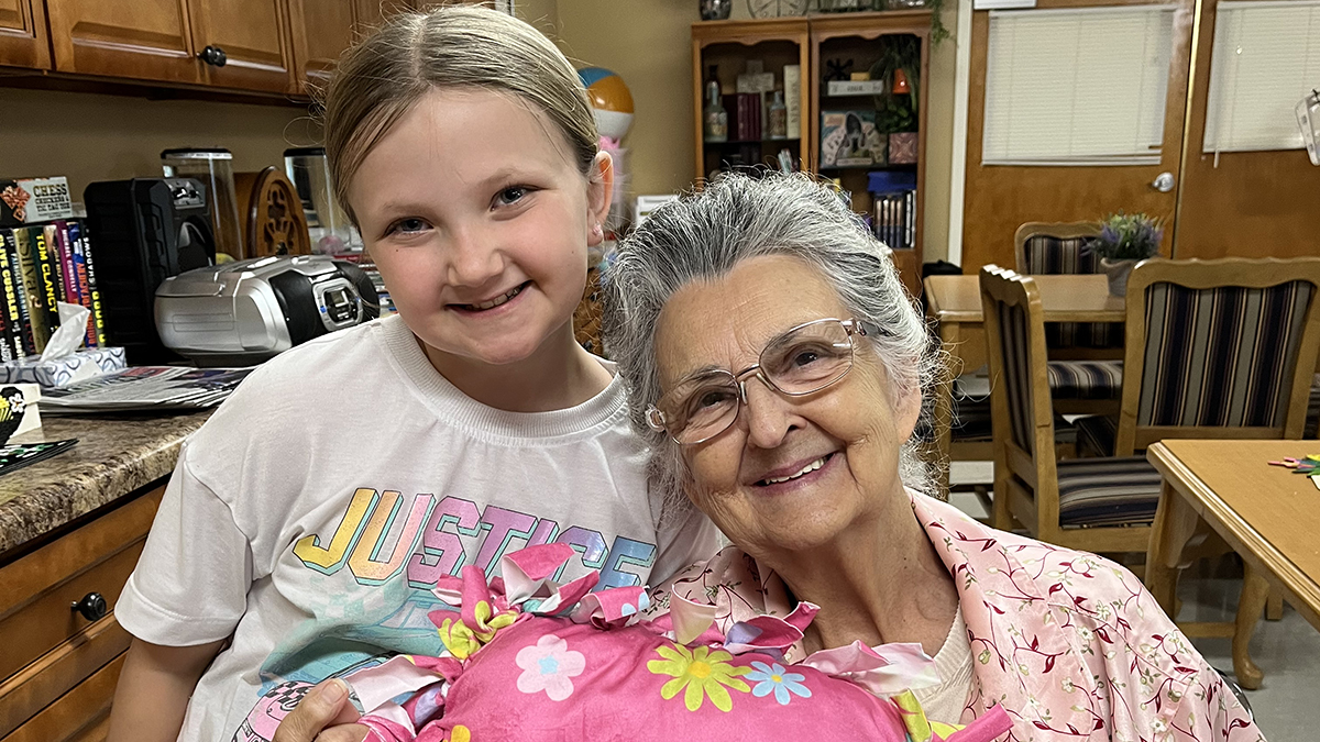 Intergenerational arts & crafts bring creativity - The Mountain Citizen